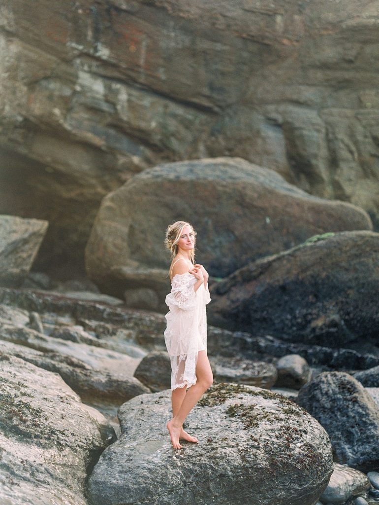 Stunning Rocky Coast Bridal Inspiration - The White Wren