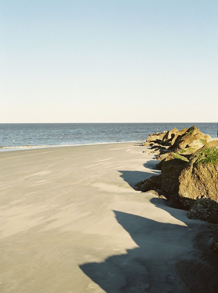 Romantic Gray Rocky Coast Wedding Inspiration – The White Wren