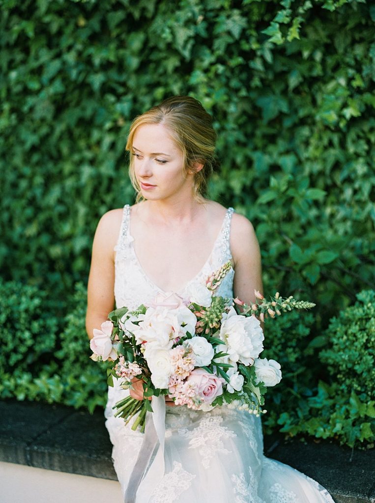 Graceful & Elegant Floral Wedding Inspiration – The White Wren