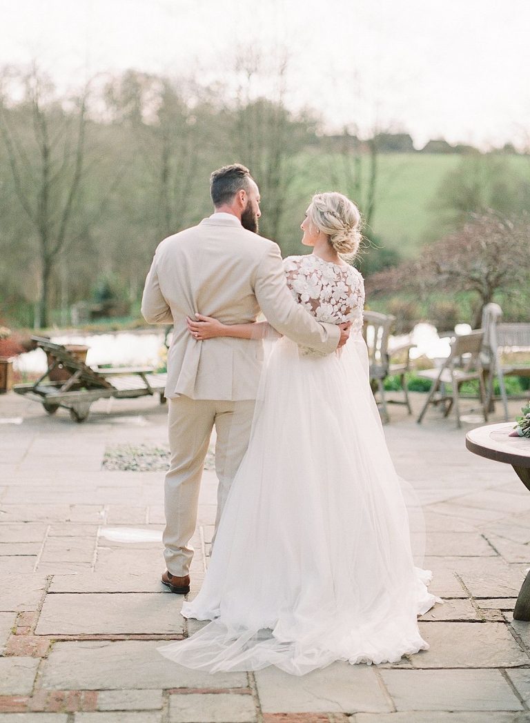 English Cottage Wedding Inspiration in Oxford Countryside - The White Wren