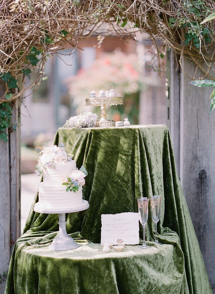 English Cottage Wedding Inspiration in Oxford Countryside - The White Wren