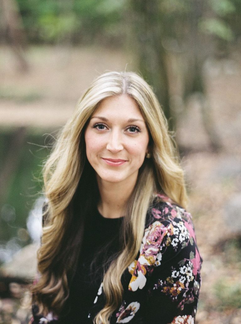 Sweet & Joyful Wooded Engagement Session: Chelsie & Chaz – The White Wren