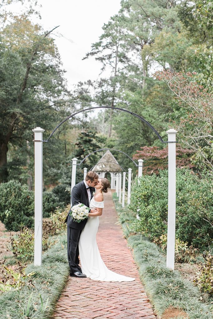 A Southern Touch of Class: Kati & George – The White Wren