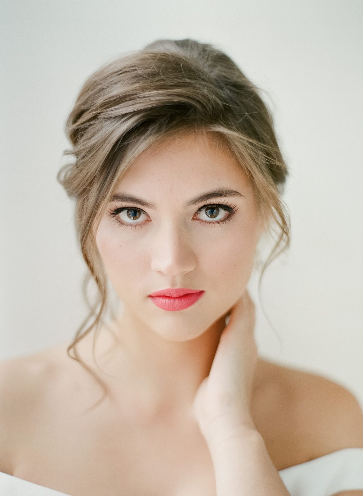 Modern Clean White Wedding Inspiration – The White Wren