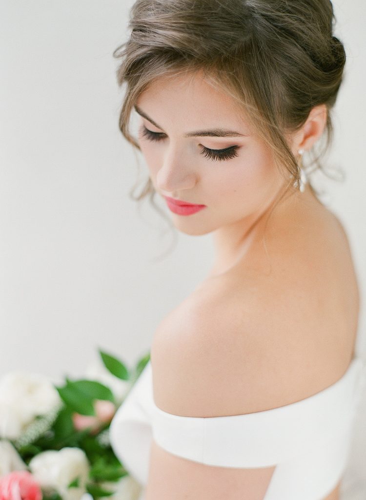 Modern Clean White Wedding Inspiration – The White Wren