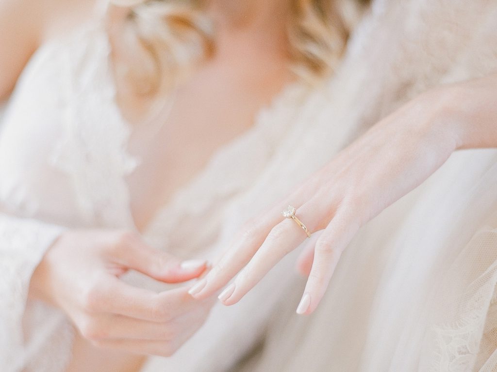 Evening Light Boudoir Inspiration – The White Wren