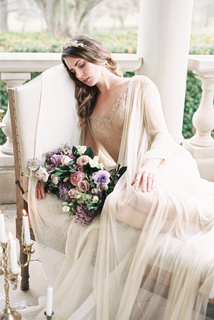 My Darling: An English Courtyard Boudoir – The White Wren