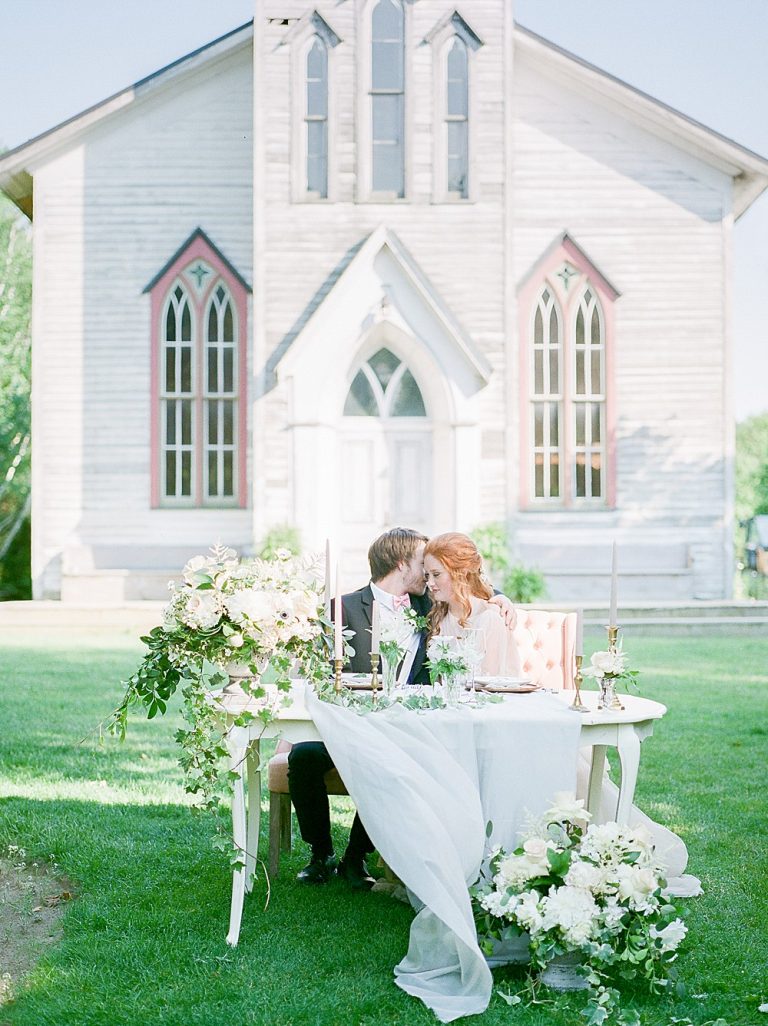 Wedding Inspiration in front of a Vintage Chapel – The White Wren