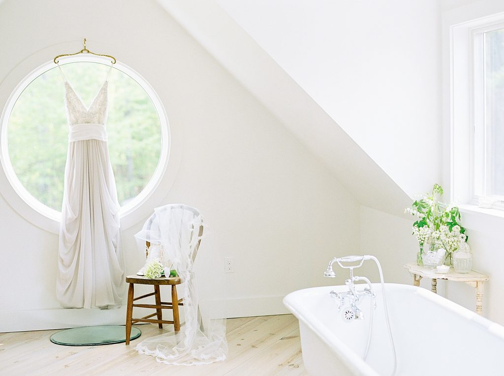 Bridal Boudoir with a Bath – The White Wren