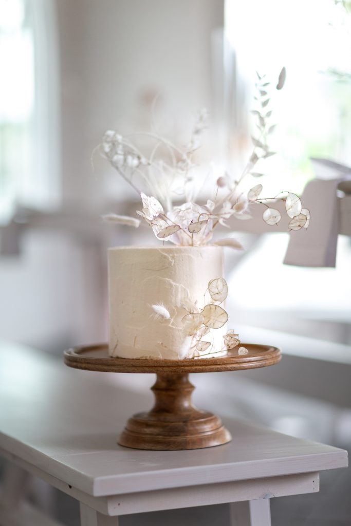 Translucent Wedding Inspiration – The White Wren