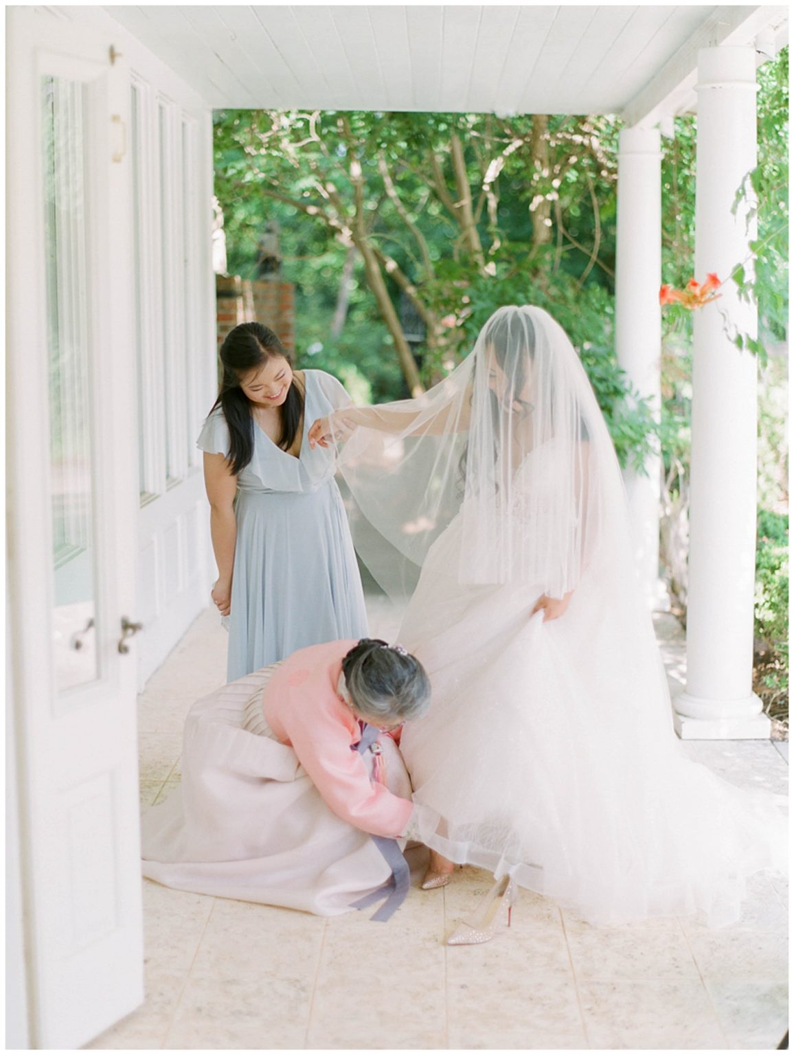 Intimate Garden Wedding with a Pool Splash – The White Wren