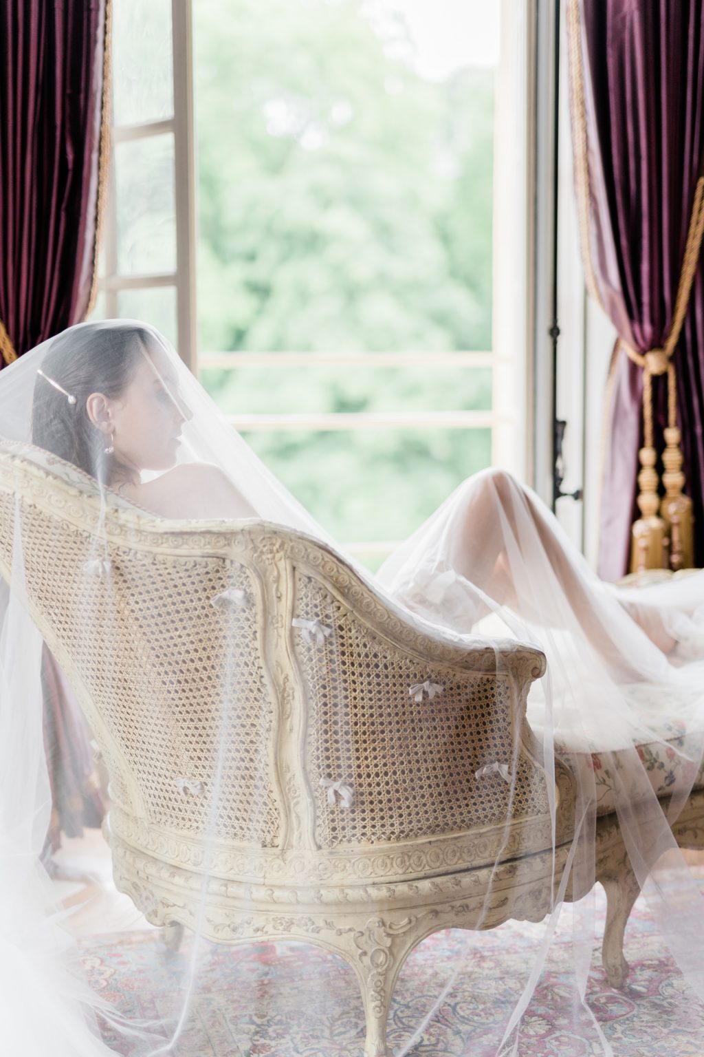 Chateau de Villette Boudoir – The White Wren
