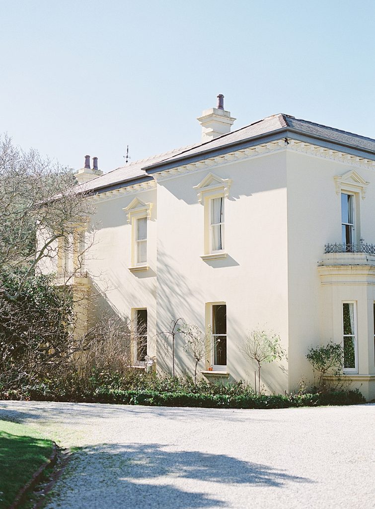 Intimate Rift Estate Coach House Wedding – The White Wren