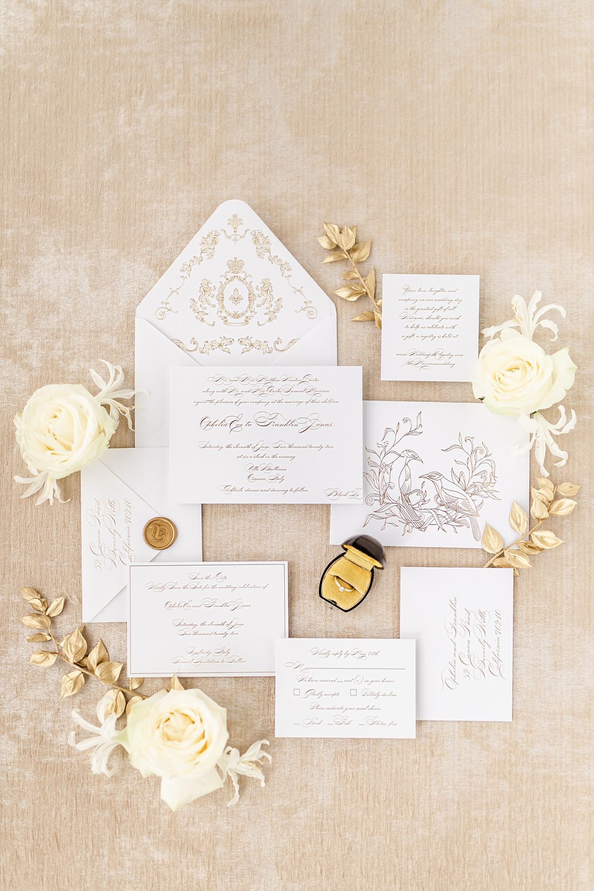 Elegant Golden Wedding Inspiration – The White Wren