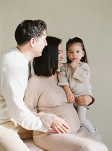 Beautiful Maternity Session in a Studio – The White Wren