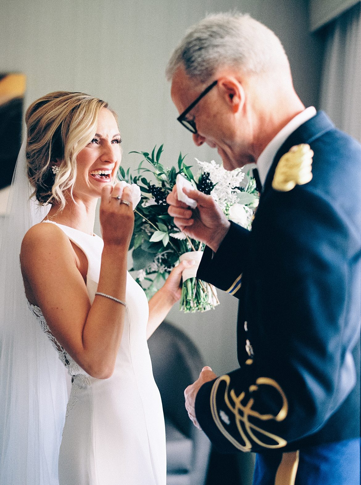 Madden & Steven’s River View Wedding – The White Wren