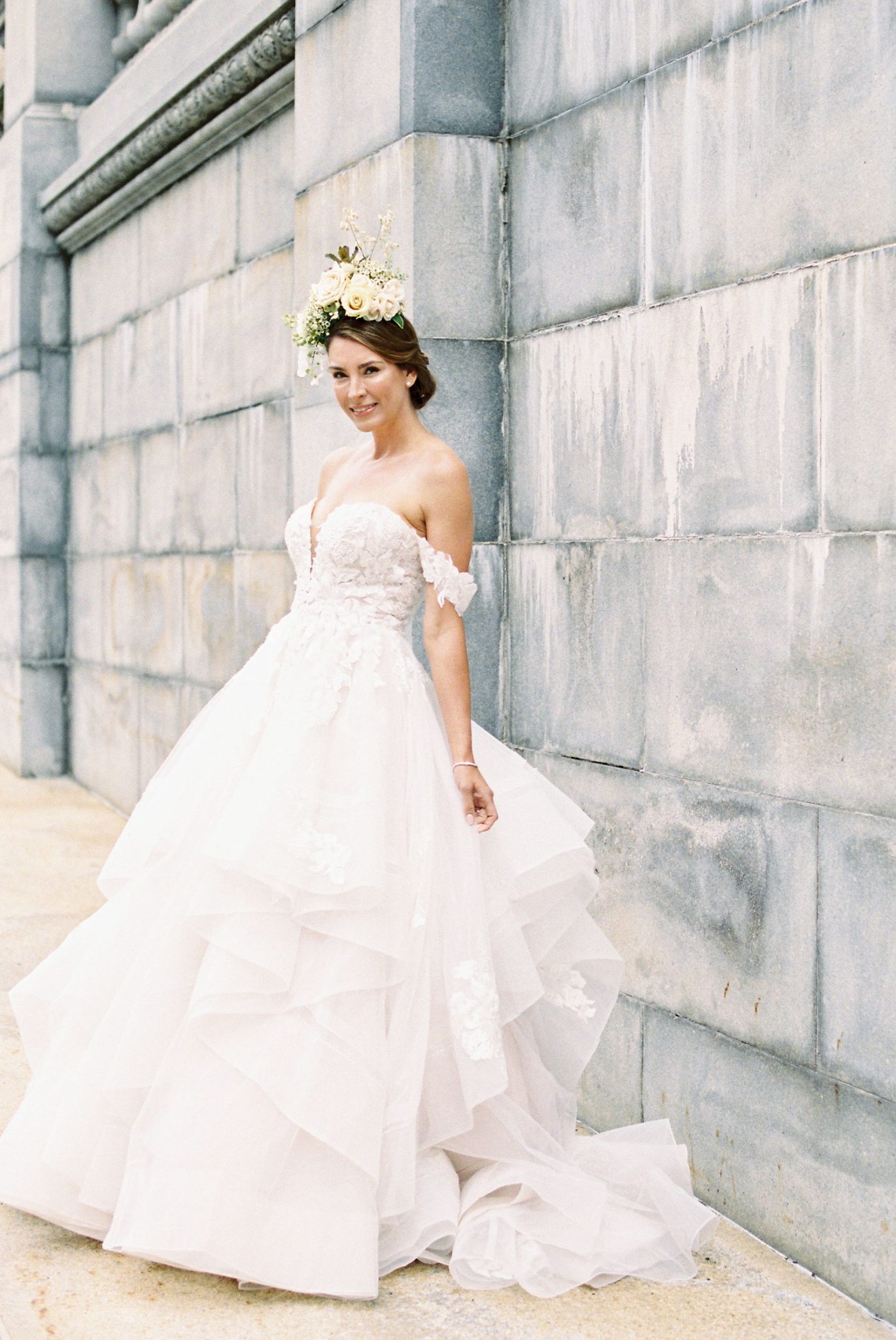 Two Bridal Looks in the City – The White Wren