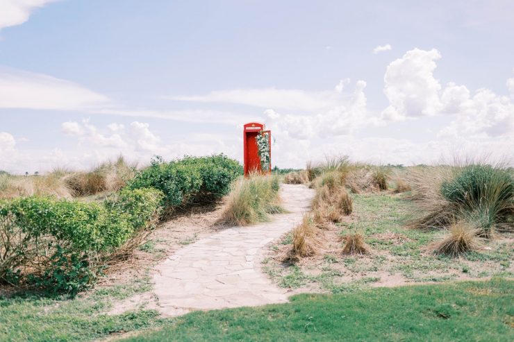 Wedding Inspiration with a Red Telephone Booth – The White Wren
