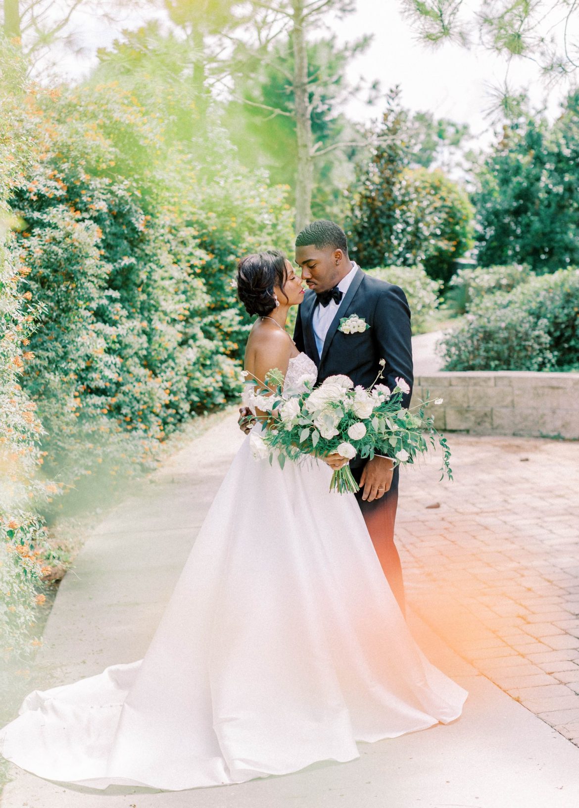 Wedding Inspiration with a Red Telephone Booth – The White Wren