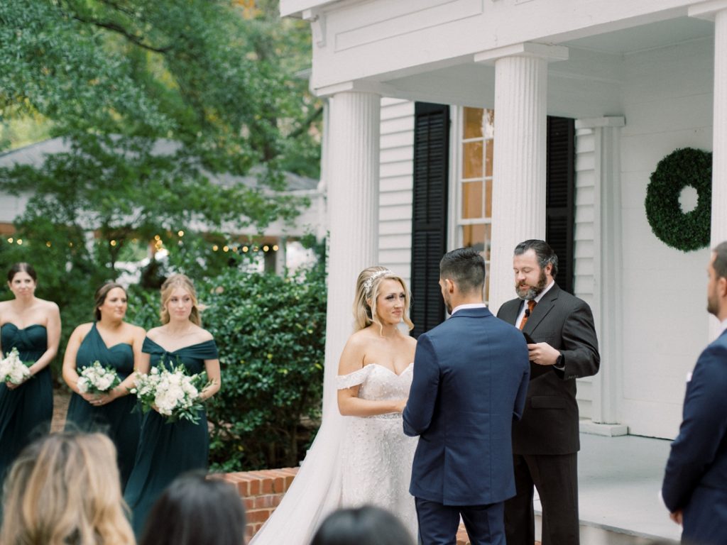 Intimate Wedding with Delicate White Details – The White Wren