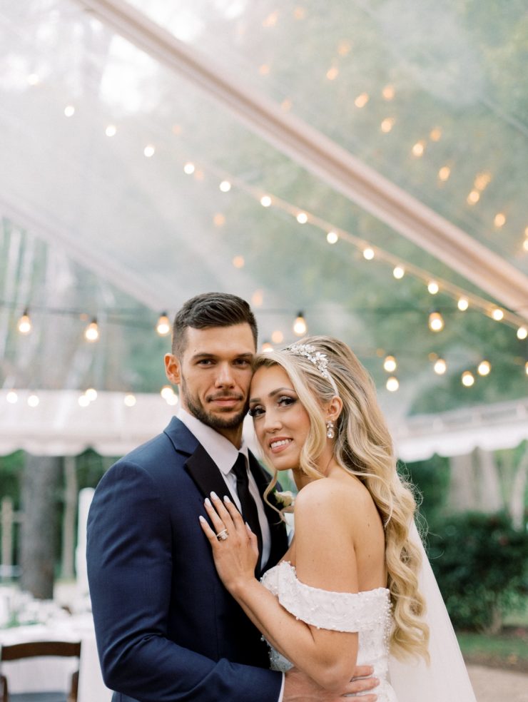 Intimate Wedding with Delicate White Details – The White Wren