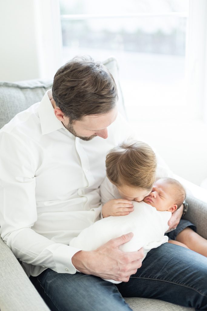 Lifestyle Newborn Session - The White Wren