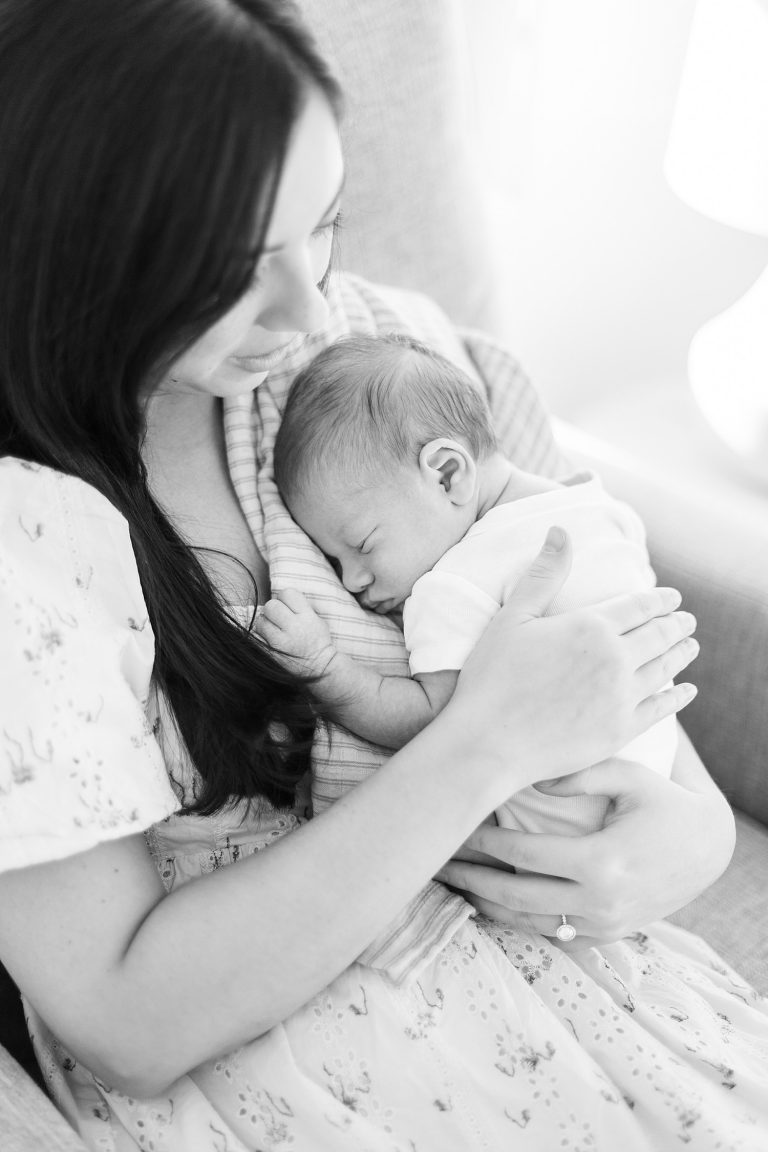 Lifestyle Newborn Session - The White Wren