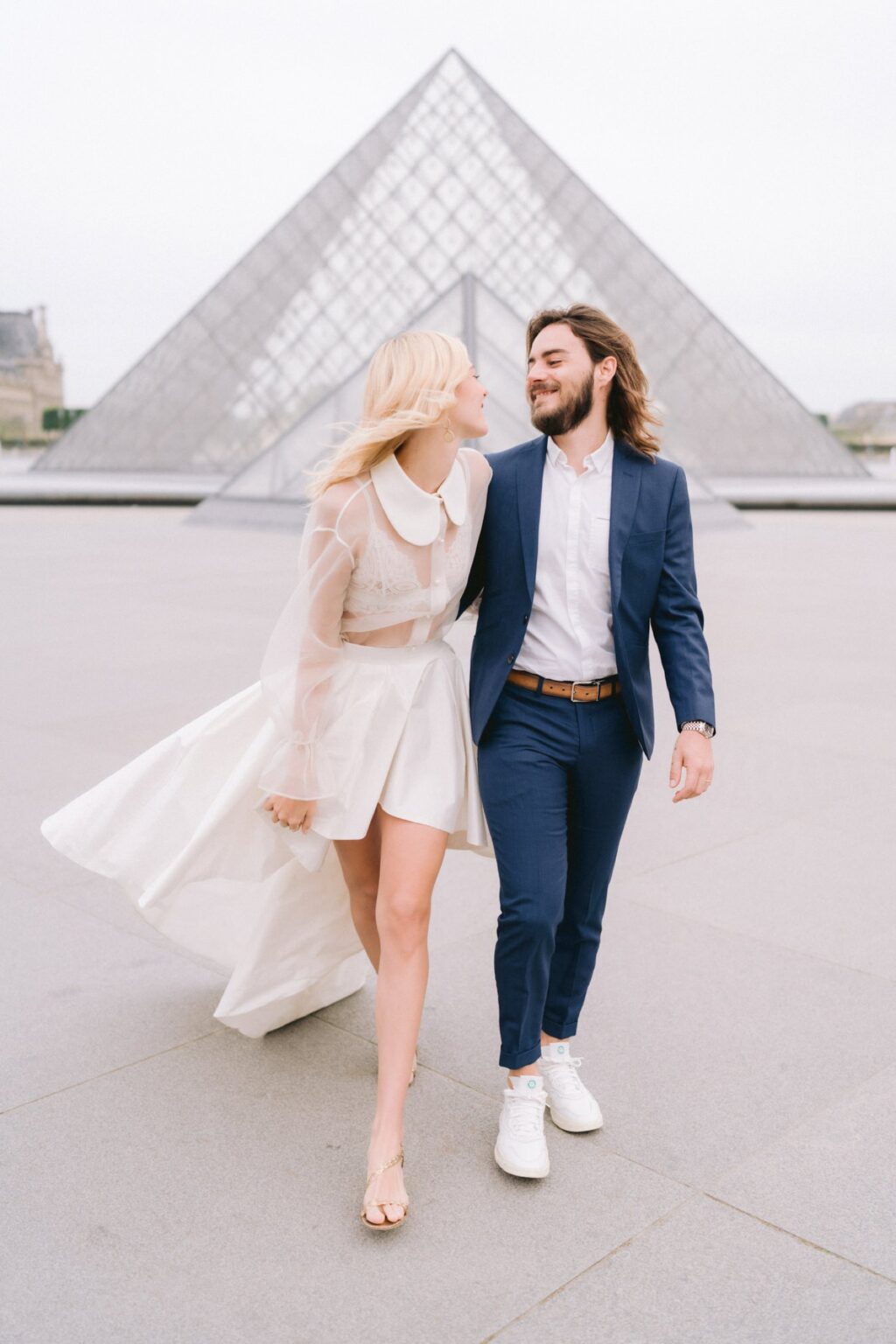 A Modern Couple in Paris - The White Wren