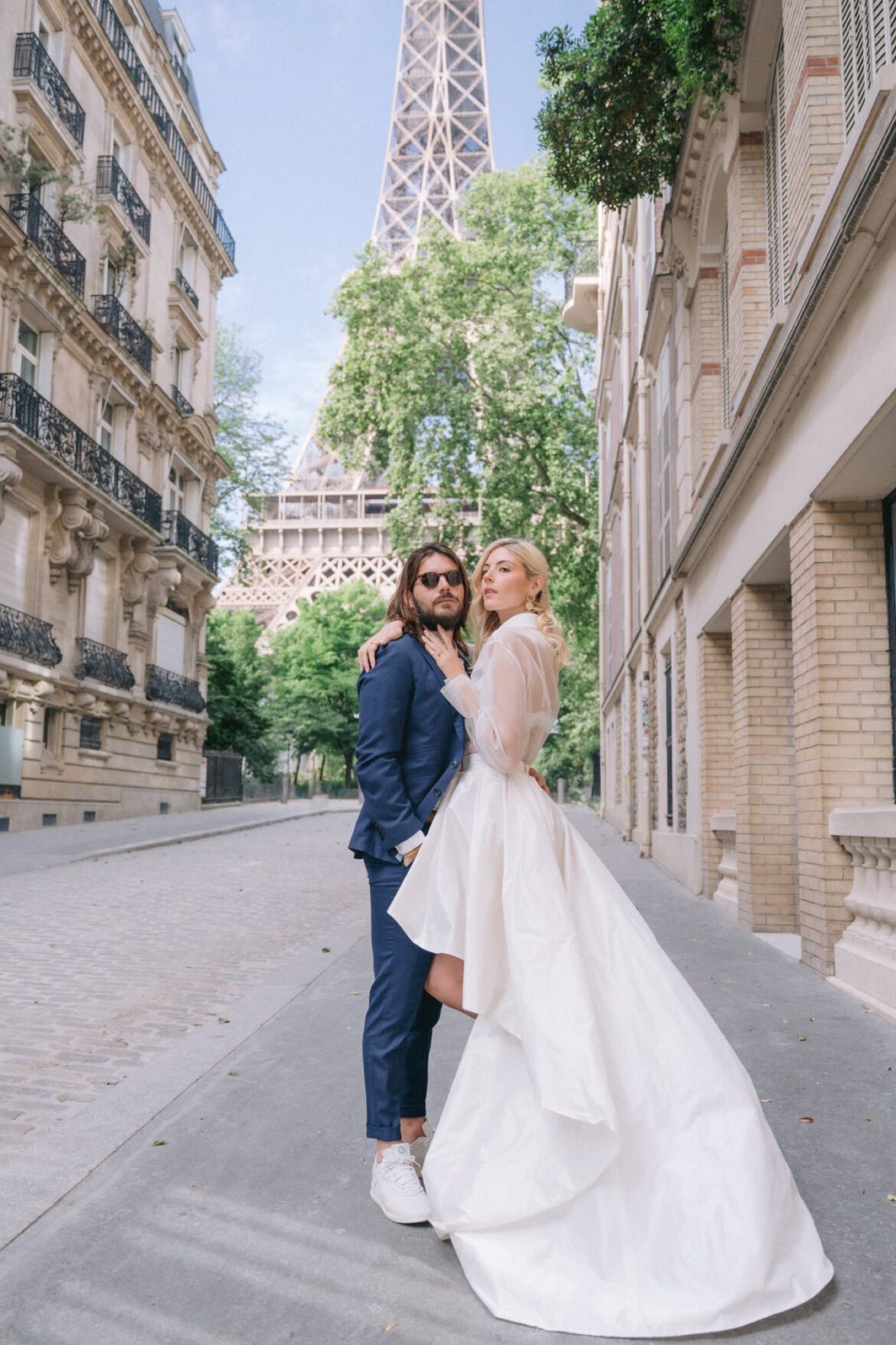 A Modern Couple in Paris - The White Wren