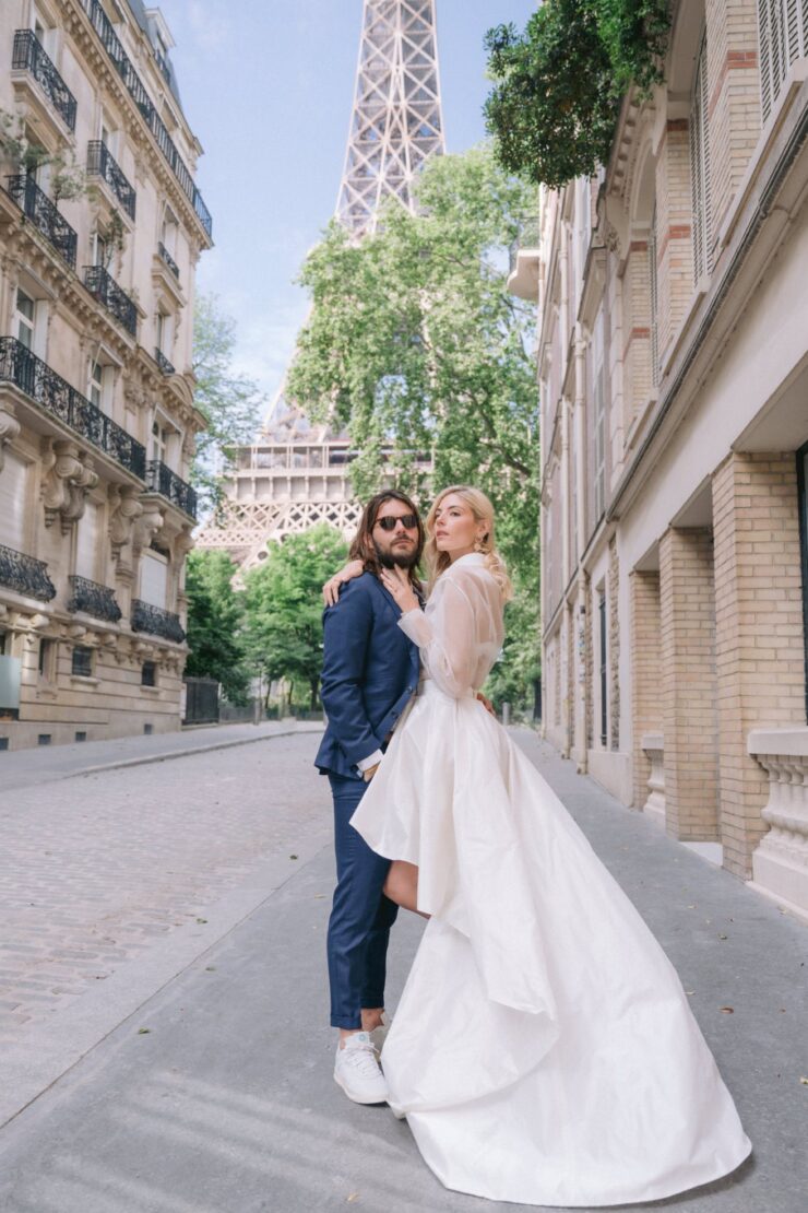 A Modern Couple in Paris – The White Wren