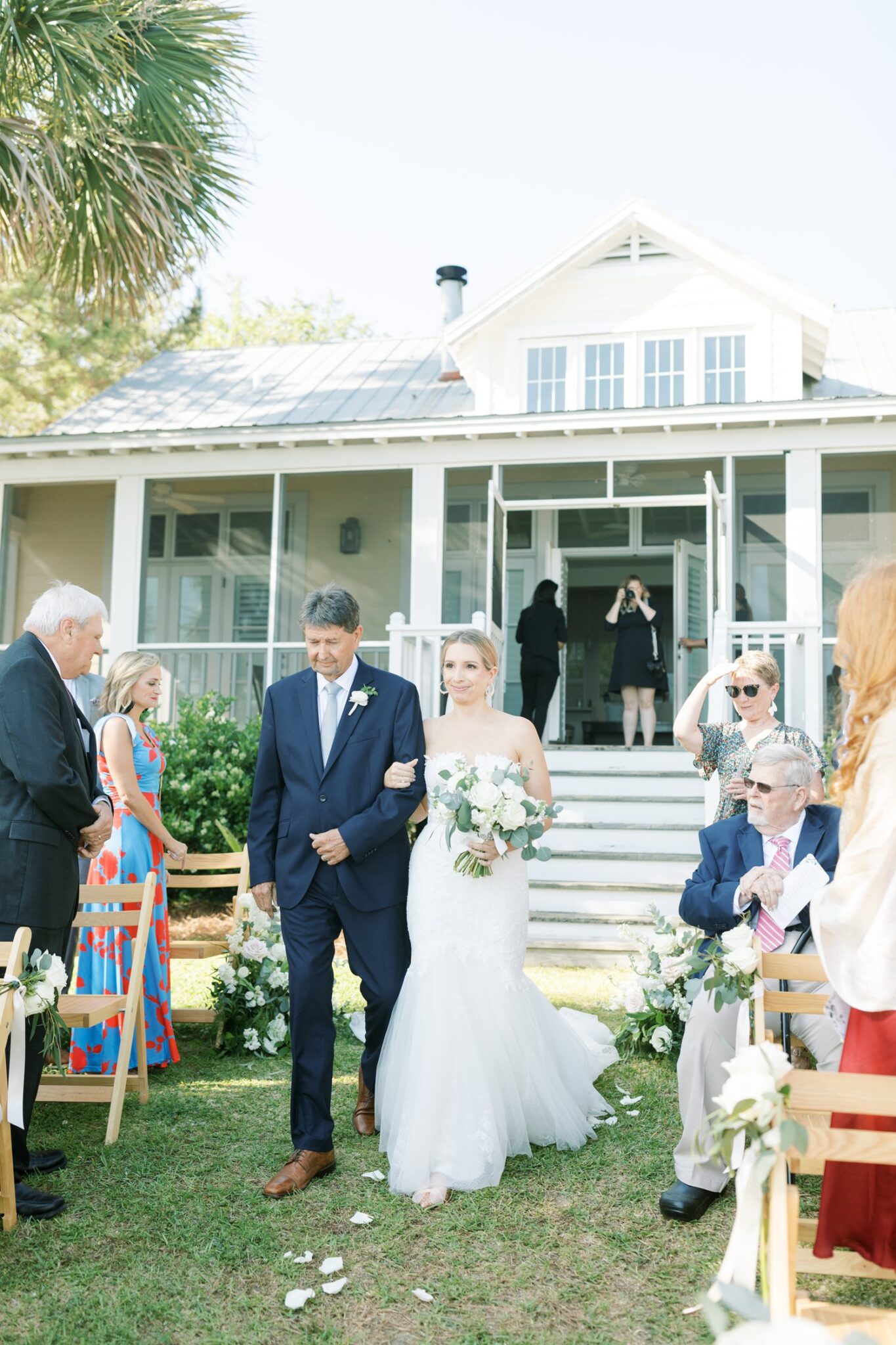 Emily & Ash’s Charleston Wedding – The White Wren