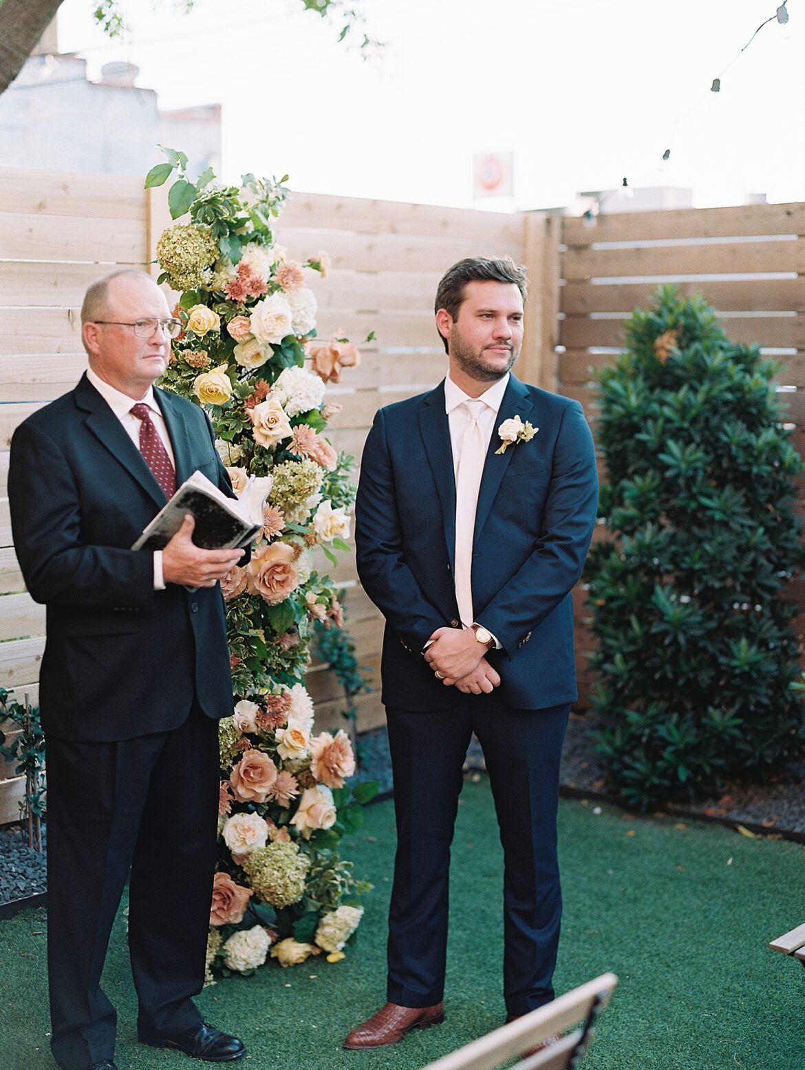 Becca & Matt’s Petite Wedding – The White Wren