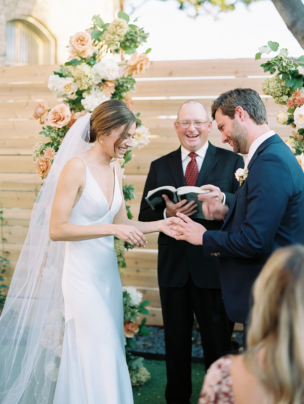 Becca & Matt’s Petite Wedding – The White Wren