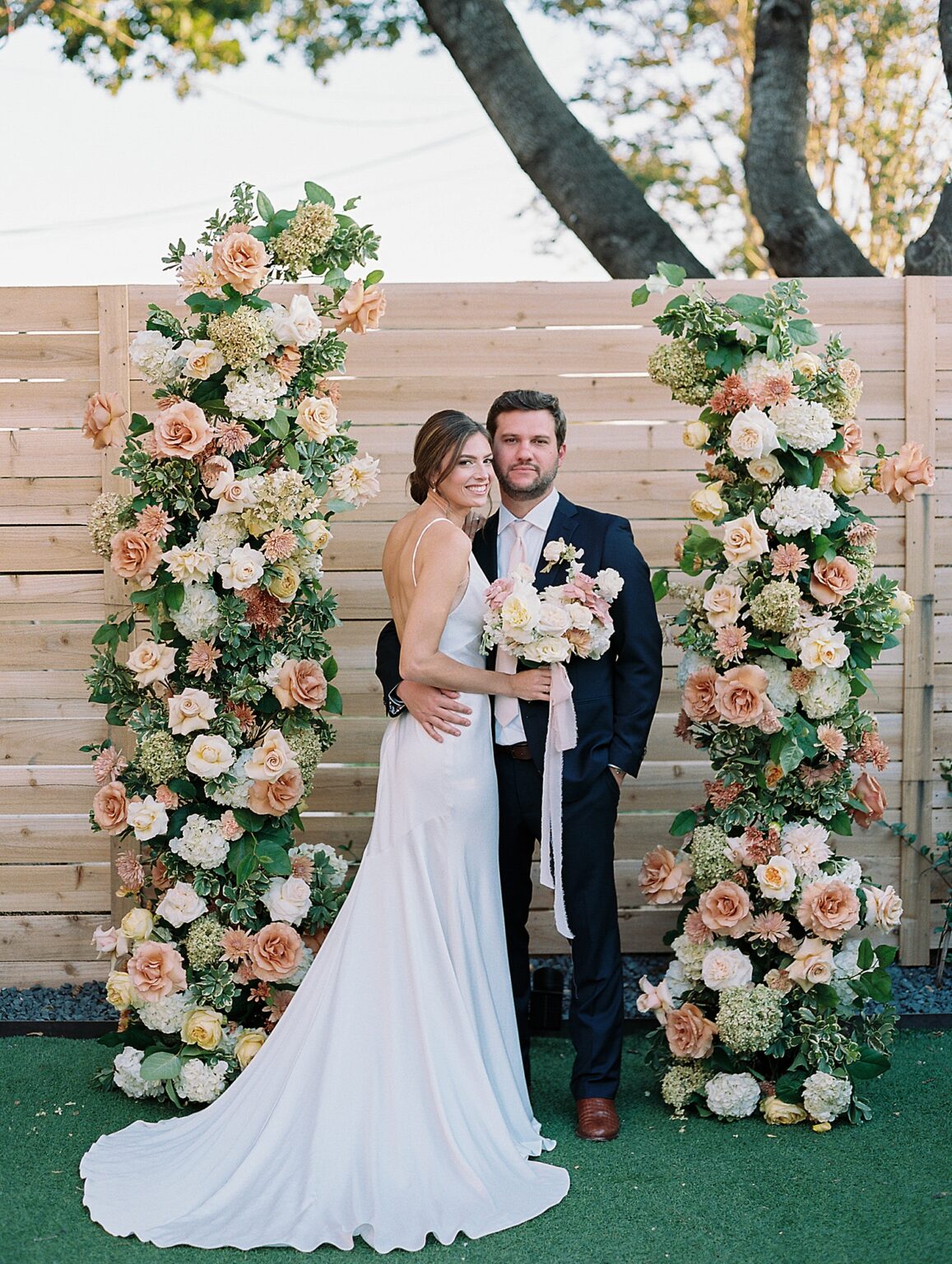 Becca & Matt’s Petite Wedding – The White Wren