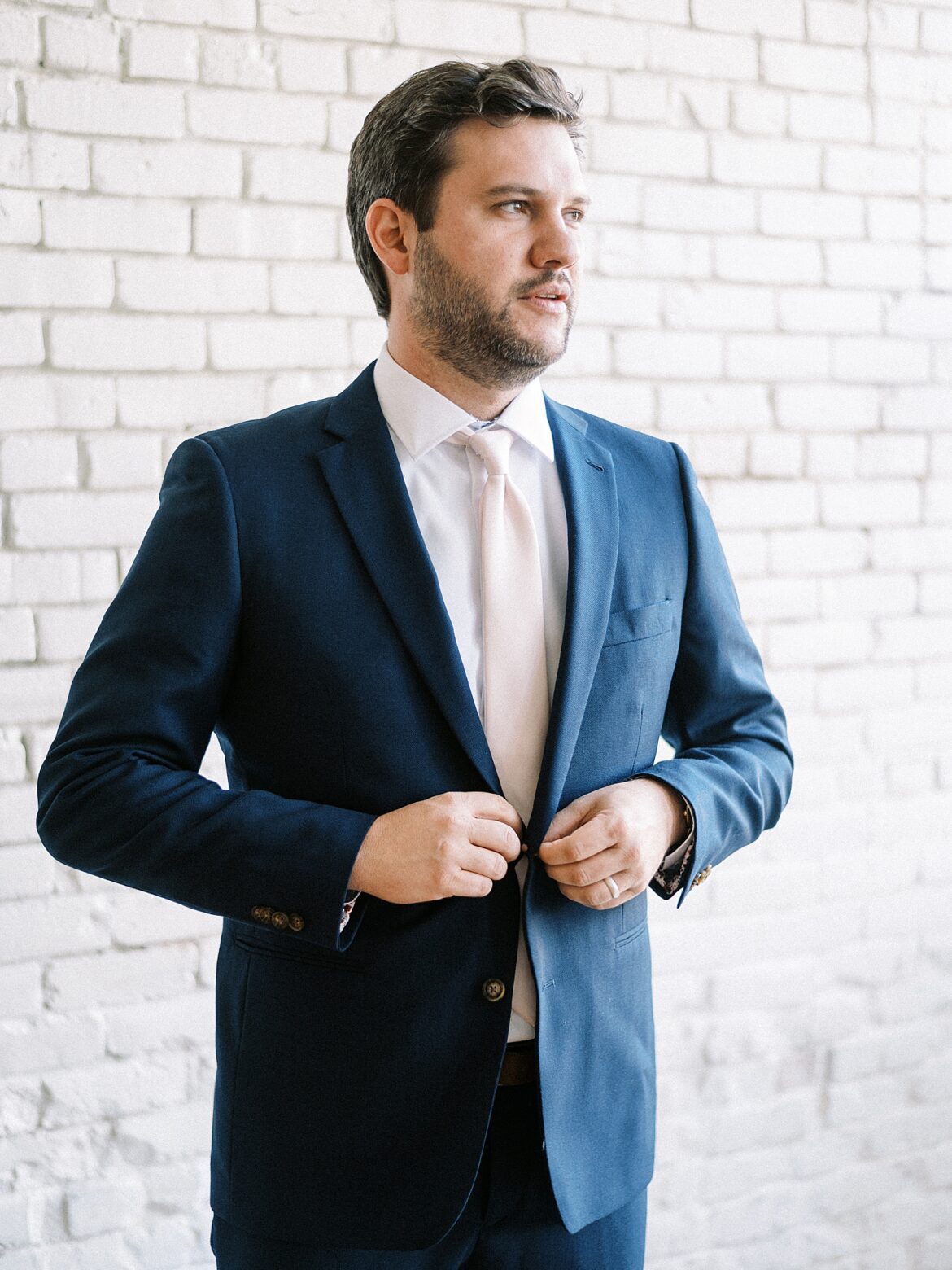 Becca & Matt’s Petite Wedding – The White Wren