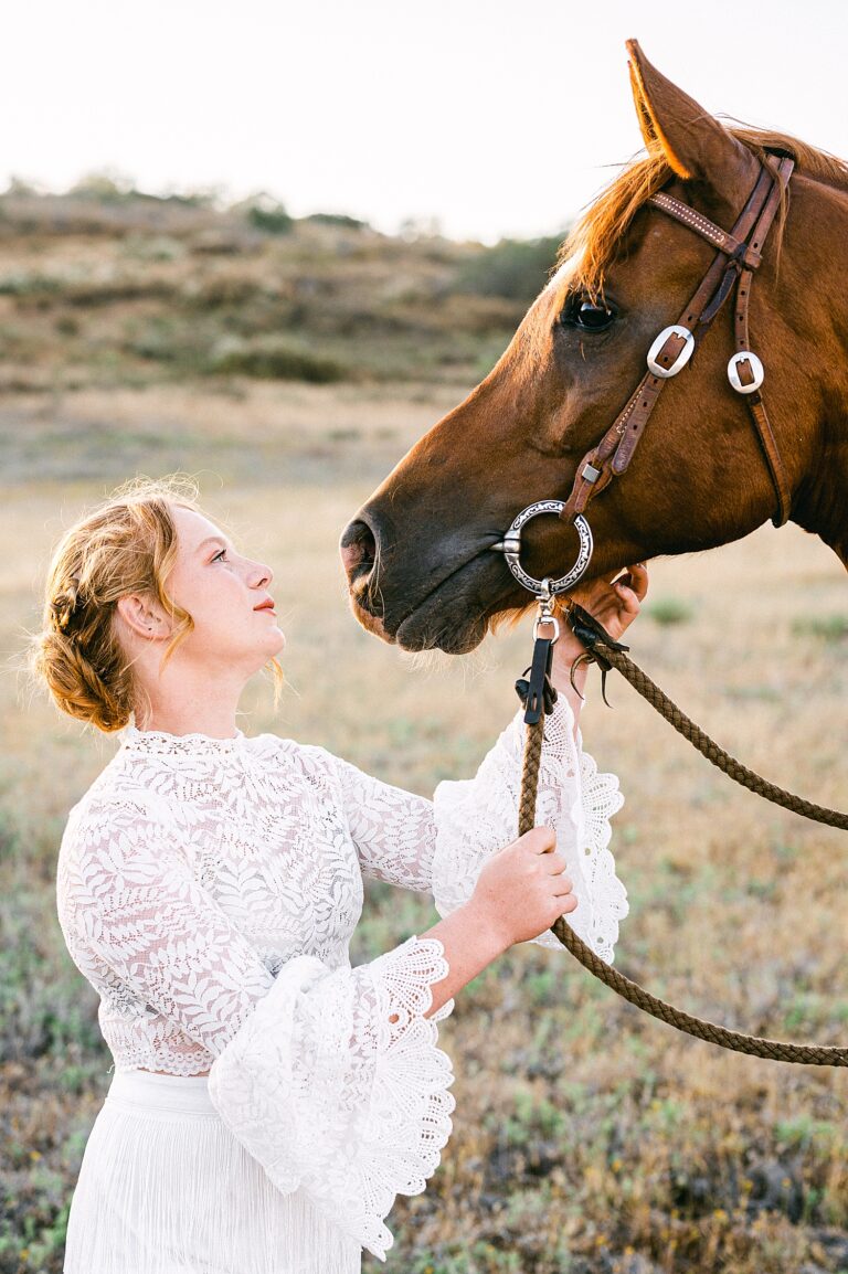Kate + Horses – The White Wren