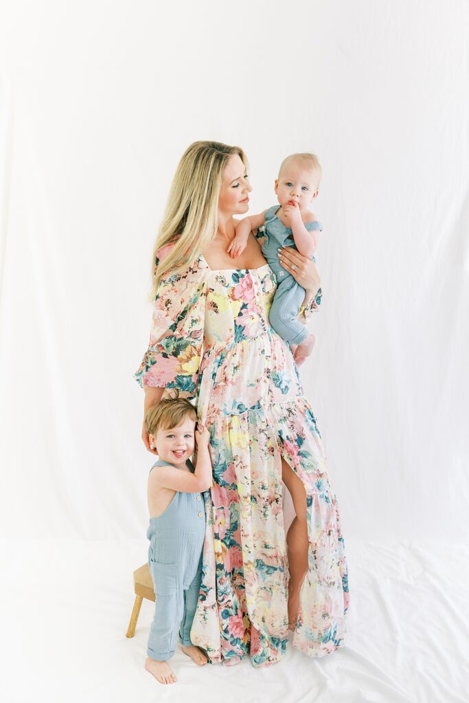 Pastel Motherhood – The White Wren