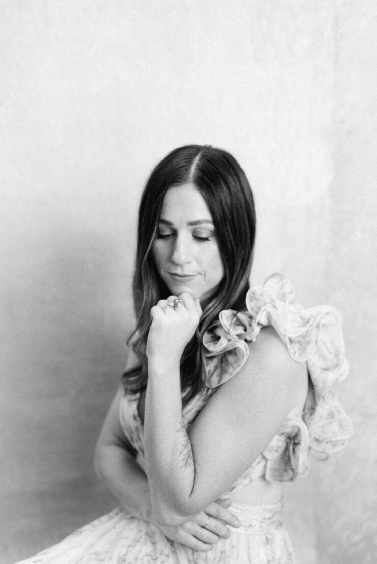 Art in Backgrounds – The White Wren